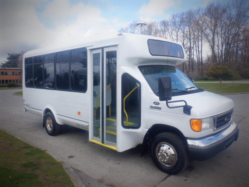 2006 Ford Econoline E-450 17 Passenger Bus | Repo.com