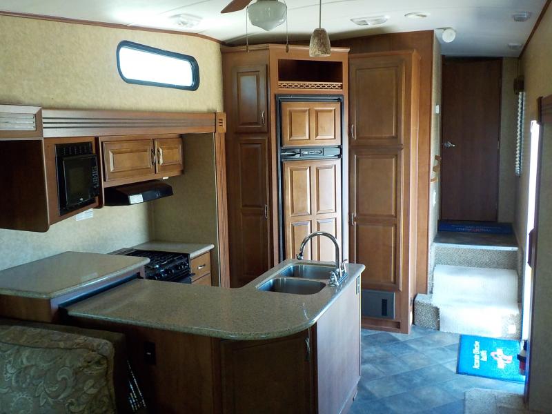 2013 Heartland Sundance 3270RES 32 Foot Fifth Wheel Trailer w/ 3 Slide ...