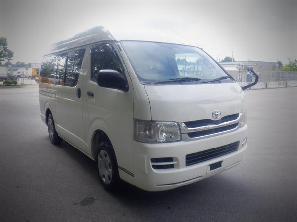 Repo.com | 2007 Toyota Hiace Wheelchair Passenger Van With Ramp (Right ...