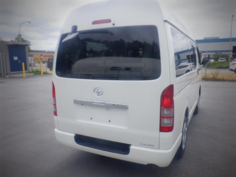Repo.com | 2007 Toyota Hiace Wheelchair Passenger Van With Ramp (Right ...