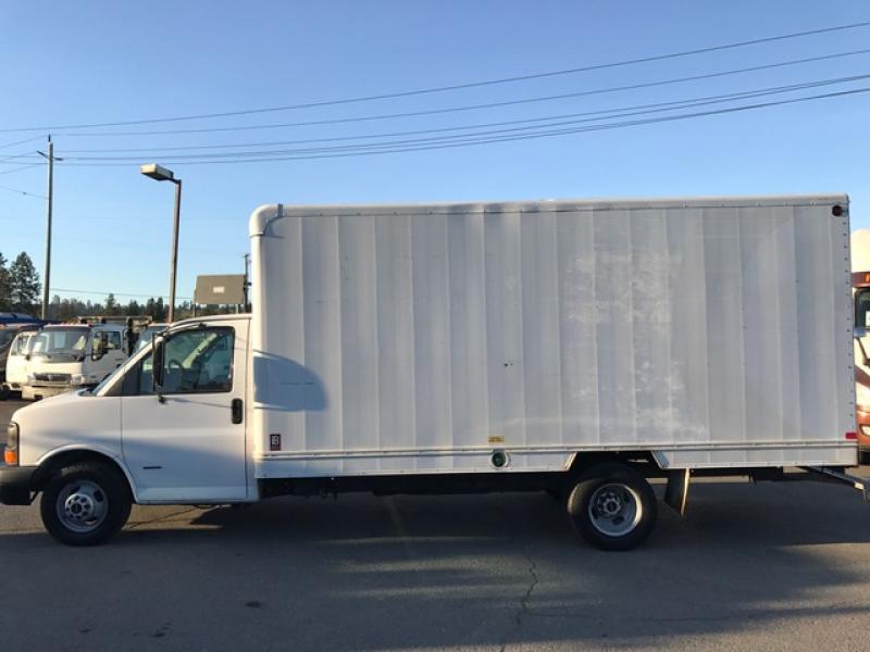 Repo.com | 2008 GMC Savana G3500 16 Foot Diesel Cube Van