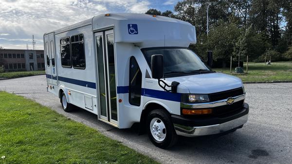 2015 Chevrolet Express G4500 11 Passenger Bus With Wheelchair ...