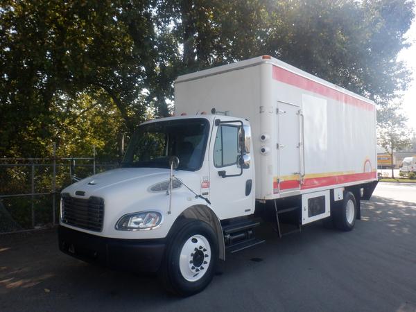 2007 Freightliner M2 106 Medium Duty 20 Foot Refrigerated Cube Van With ...