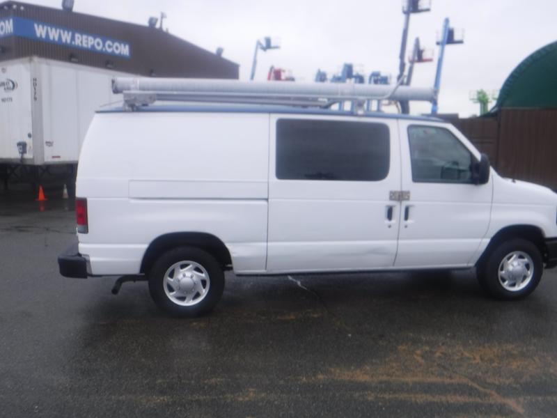 Repo.com | 2010 Ford Econoline E-150 Cargo Van Ladder Rack