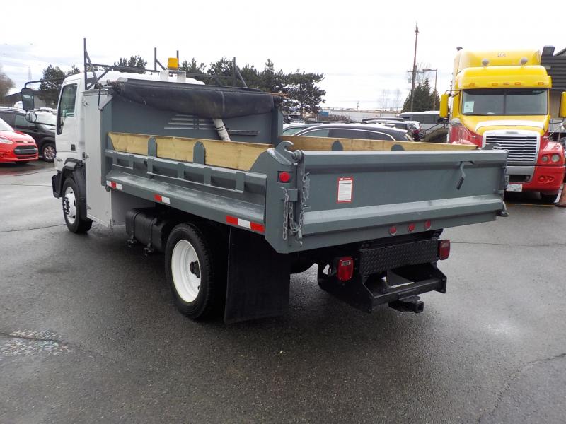 2007 Ford LCF 550 Regular Cab Dually 2WD Diesel Dump Truck | Repo.com