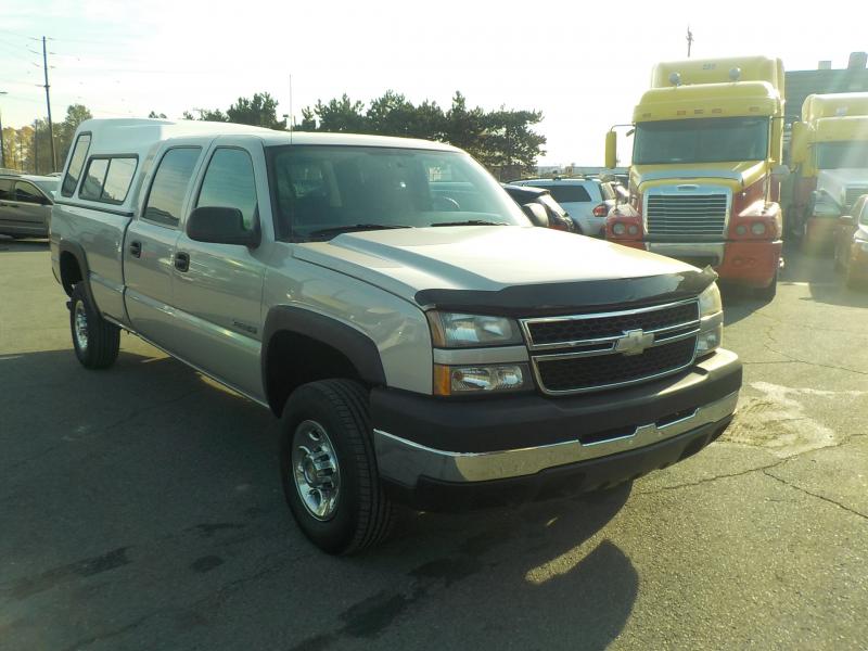 2006 Chevrolet Silverado 2500HD LS Crew Cab 2WD Canopy | Repo.com