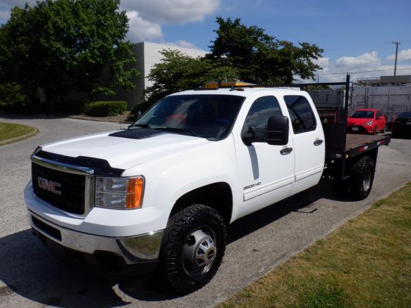 2011 GMC Sierra 3500HD Flat Deck 9 foot Crew Cab Dually 4WD | Repo.com