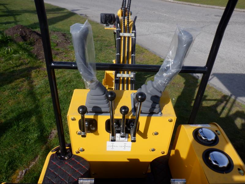 2021 Cael R325bt Mini Excavator | Repo.com