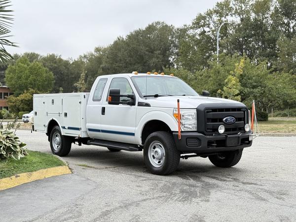 2015 Ford F-350 SD SuperCab 4WD Service Truck | Repo.com