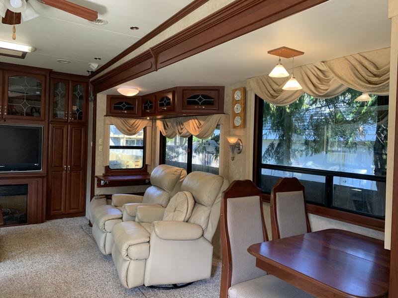 2007 Escalade 37REB 5th Wheel 3 slide out Trailer | Repo.com