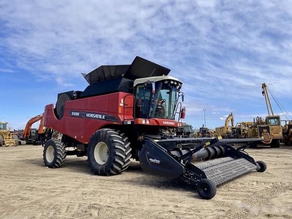 2014 Versatile RT490 Combine Harvester with MacDon Draper Pickup | Repo.com