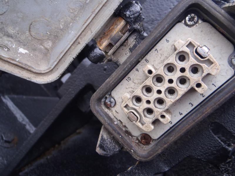 2006 International 7500 With Air Brakes HT570 & Hiab 007/CL Crane ...