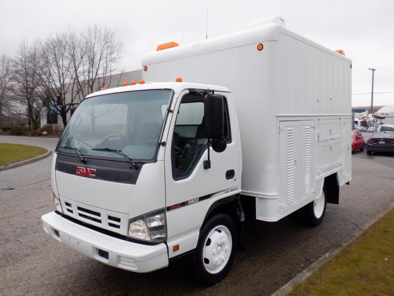 2007 GMC W5500 Diesel 10 Foot Cube Van Box With Workshop And Shelving ...