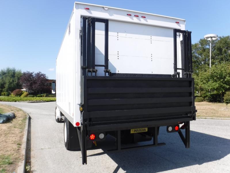 2010 Freightliner M2 106 20 Foot Cube Van Diesel with Air Brakes and ...
