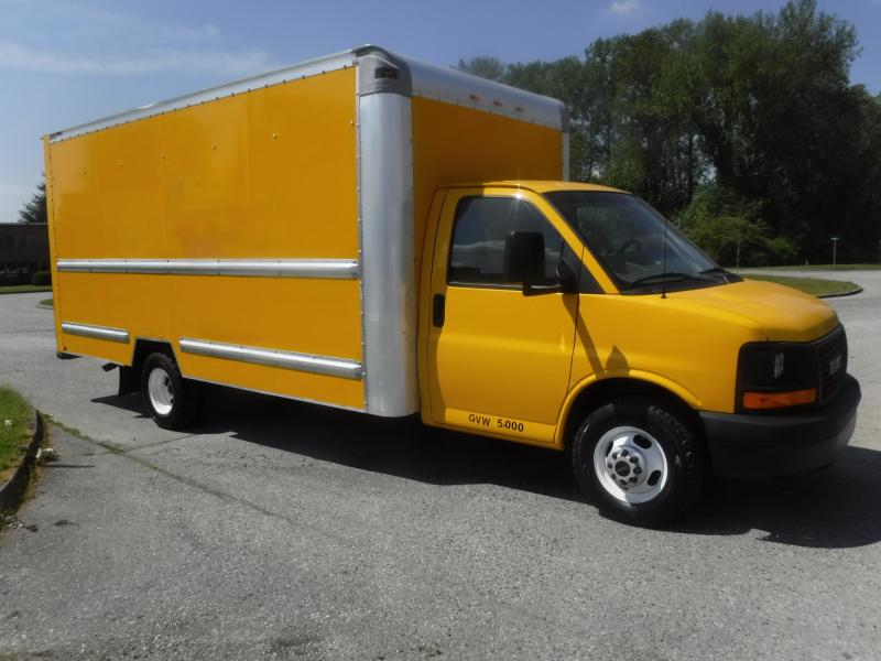 Repo.com | 2011 GMC Savana G3500 Cube Van 16 foot
