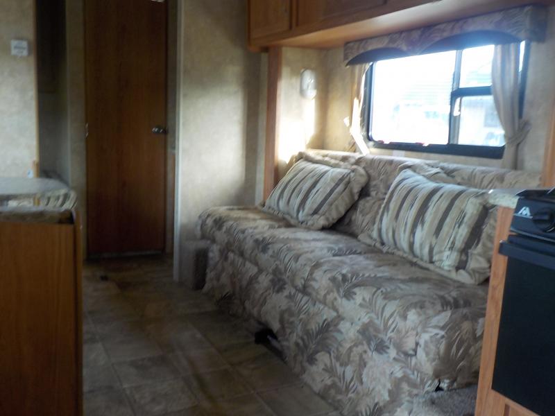 2008 Jayco Jay Flight 28BHS 28 Foot Travel Trailer One Slide out | Repo.com