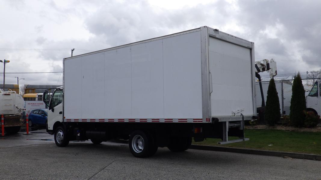 2017 Hino 195 20 Foot Cube Truck 3 Seater Diesel | Repo.com