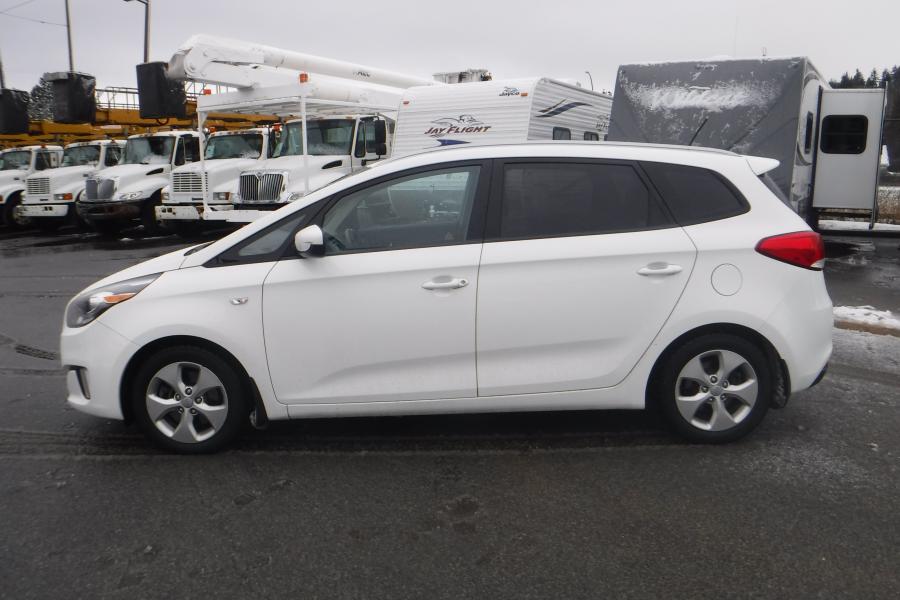 2015 Kia Rondo | Repo.com