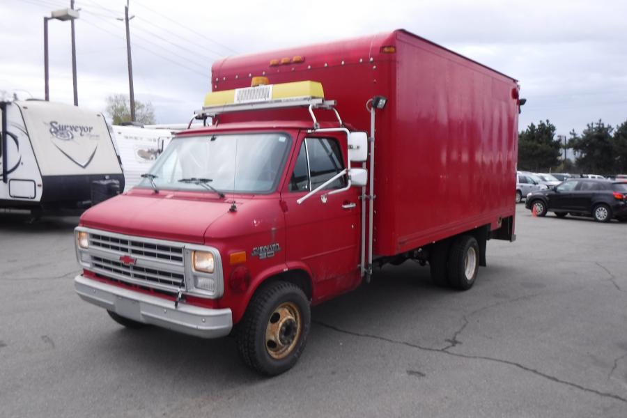 Repo.com | 1991 Chevrolet G-Series Van G30 14 Foot Cube Van with Power ...