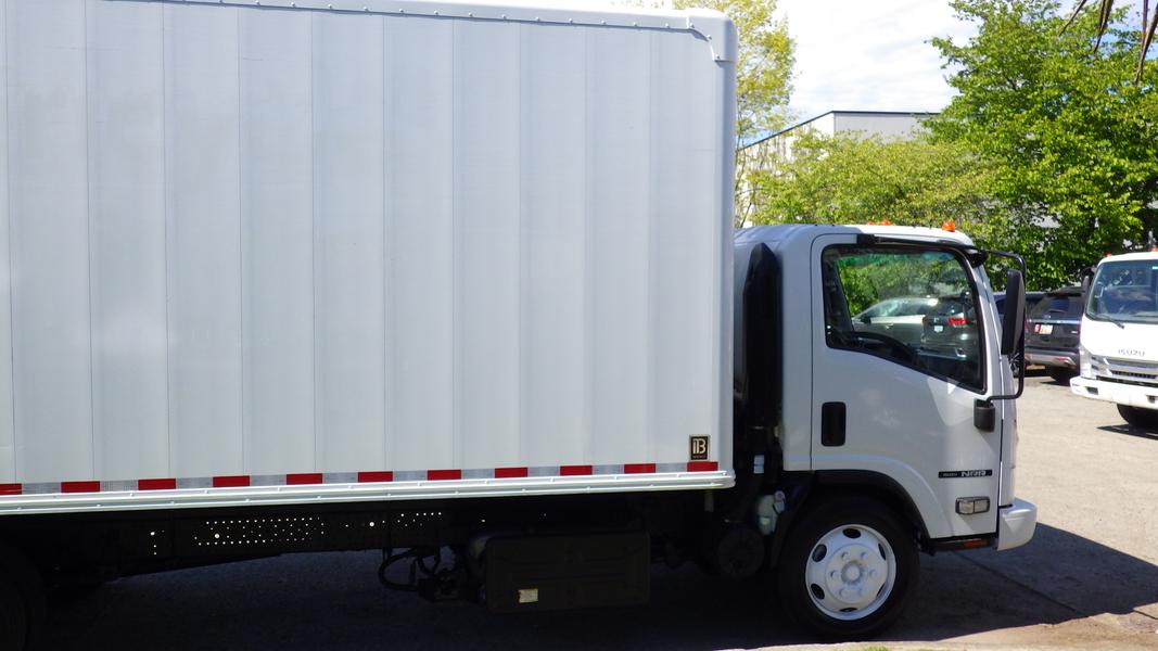 2018 Isuzu NRR 18 Foot Cube Van 3 Seater Dually Diesel | Repo.com