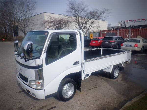 Repo.com | 2006 Toyota Dyna Dually Pick Up Truck Right Hand Drive