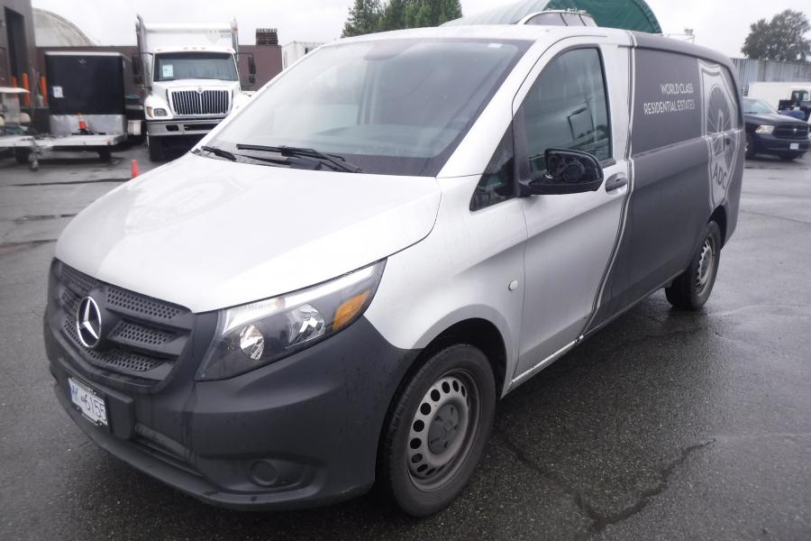 2018 Mercedes-Benz Metris Cargo Van with Bulkhead Divider | Repo.com