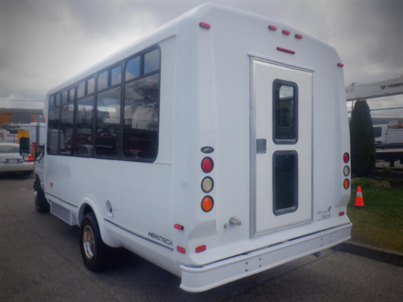 2006 Ford Econoline E-450 17 Passenger Bus | Repo.com