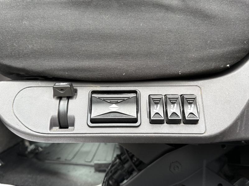 2017 Freightliner M2 106 Cummins 20-Foot Cube Van with Side Door | Repo.com