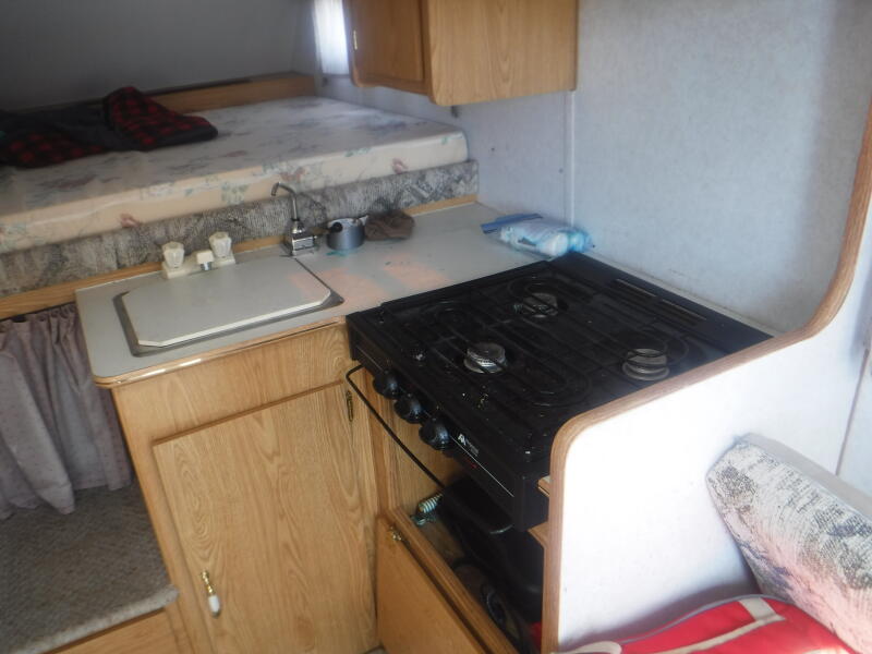 Repo.com | 1999 Slumber Queen Truck Camper