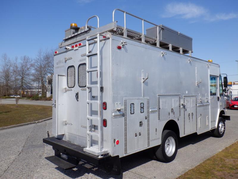 2005 Workhorse W-Series Service Cargo Van With Workshop And Shelving ...