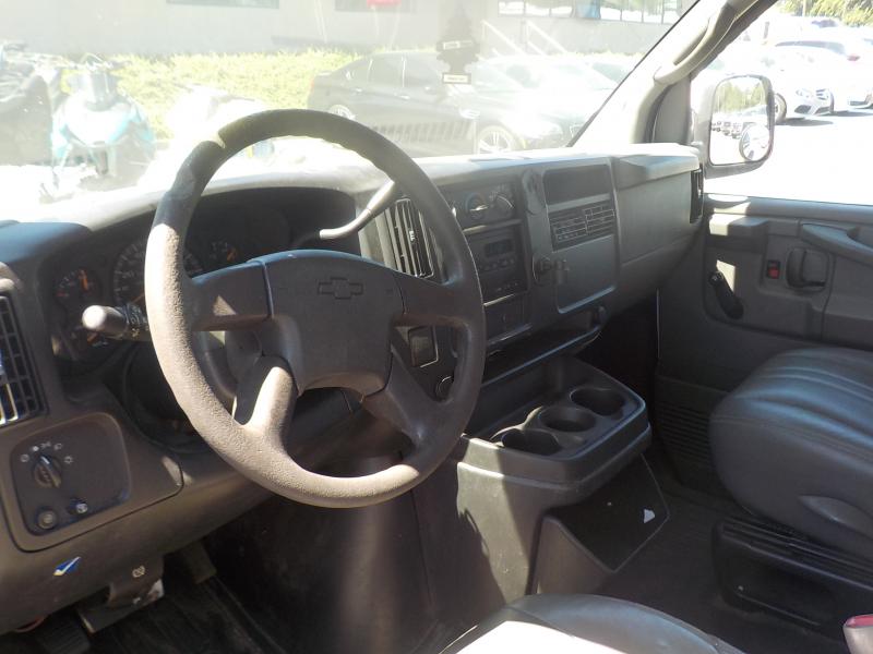 2007 Chevrolet Express 2500 Extended Cargo Van w/ Roof Rack | Repo.com