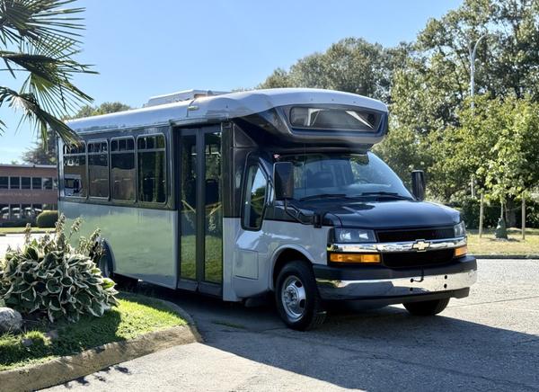 2019 Chevrolet Express G4500 22-Passenger Wheelchair Accessible Bus ...