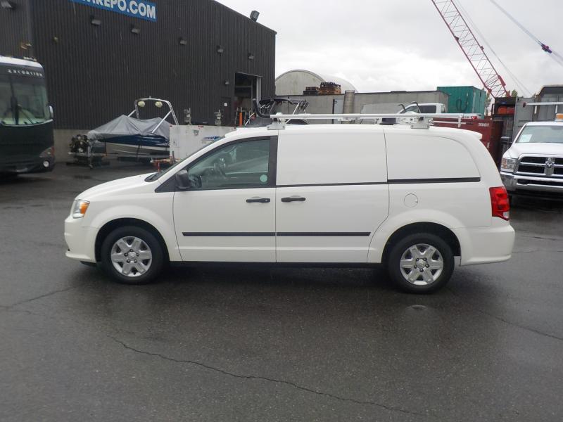 2013 Dodge Caravan Cargo Van with Shelving & Ladder Rack | Repo.com