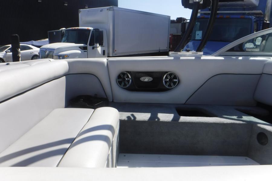 Repo.com | 2008 Centurion Speed Boat and Trailer