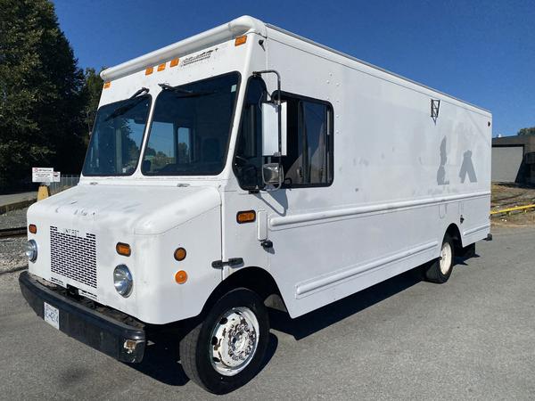 2006 Workhorse W42 Utilimaster 18 Foot Dually Cube Step Cargo Van ...