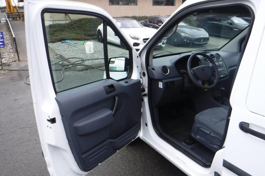 2013 Ford Transit Connect XLT Cargo with Bulkhead Divider | Repo.com
