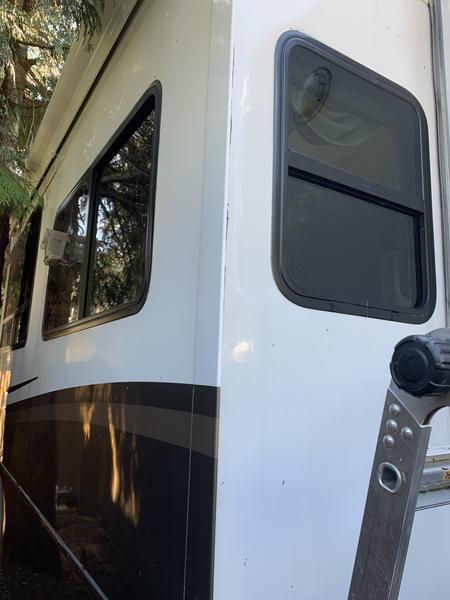 2007 Escalade 37REB 5th Wheel 3 slide out Trailer | Repo.com