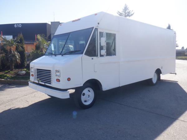 2005 Workhorse Grumman Olsen P42 18 Foot Cube Van With Shelving Diesel ...