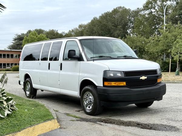2021 Chevrolet Express LS 3500 Extended 12-Passenger Van | Repo.com