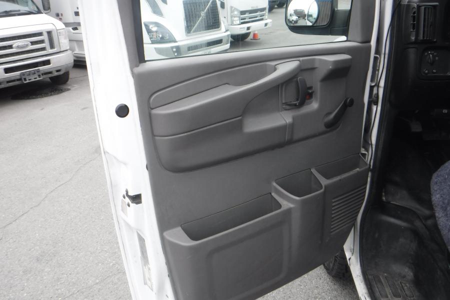 2007 Chevrolet Express 2500 Cargo Van with Rear Shelving and Ladder ...