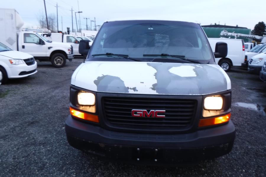 2007 GMC Savana G1500 Cargo Van with Bulkhead Divider | Repo.com