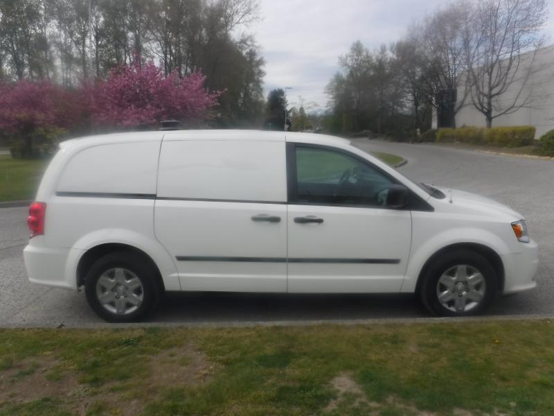 2013 Dodge Cargo Van Rear Shelving | Repo.com