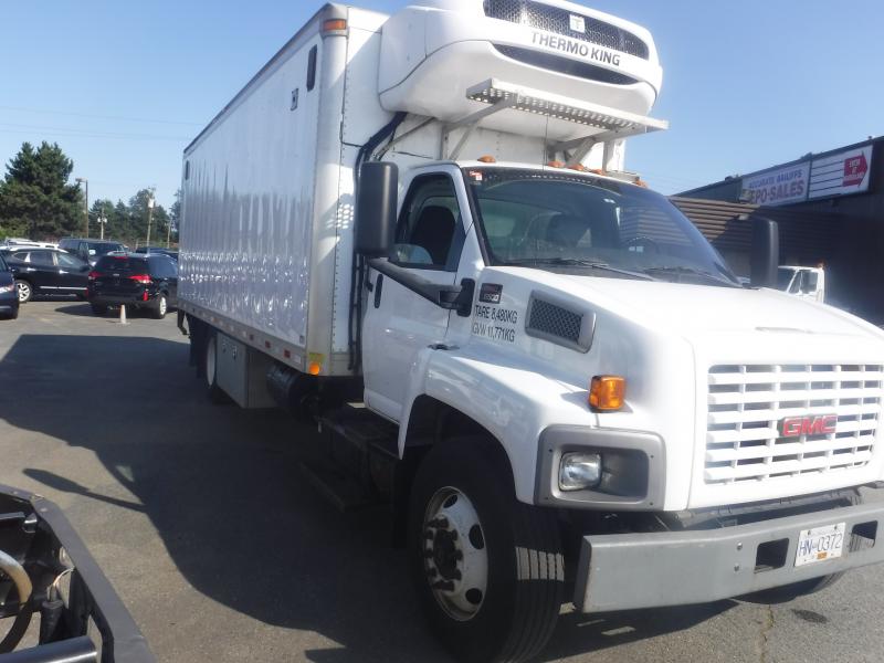 2009 GMC C6500 24 Foot Cube Van with Reefer Power Tailgate and ...