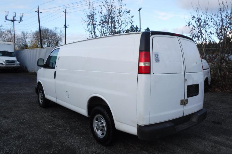 Repo.com | 2008 Chevrolet Express 2500 Cargo Van with Rear Shelving