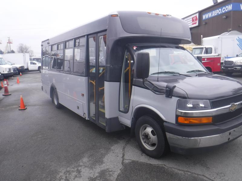 2017 Chevrolet Express G4500 21 Passenger Bus With Wheelchair ...