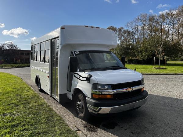 2015 Chevrolet Express G4500 13 Passenger Wheelchair Accessible Diesel ...
