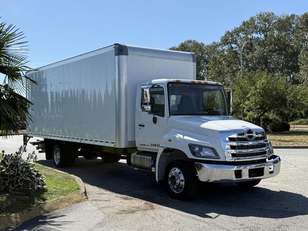 2020 Hino 258 24-Foot Diesel Cube Van with Power Tail Gate | Repo.com