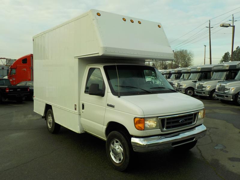 2006 Ford E-350 Super Duty 12 Foot Cube Van with Shelving | Repo.com