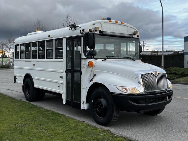 2013 International 4200 21 Passenger Bus Diesel Hydraulic Brakes | Repo.com