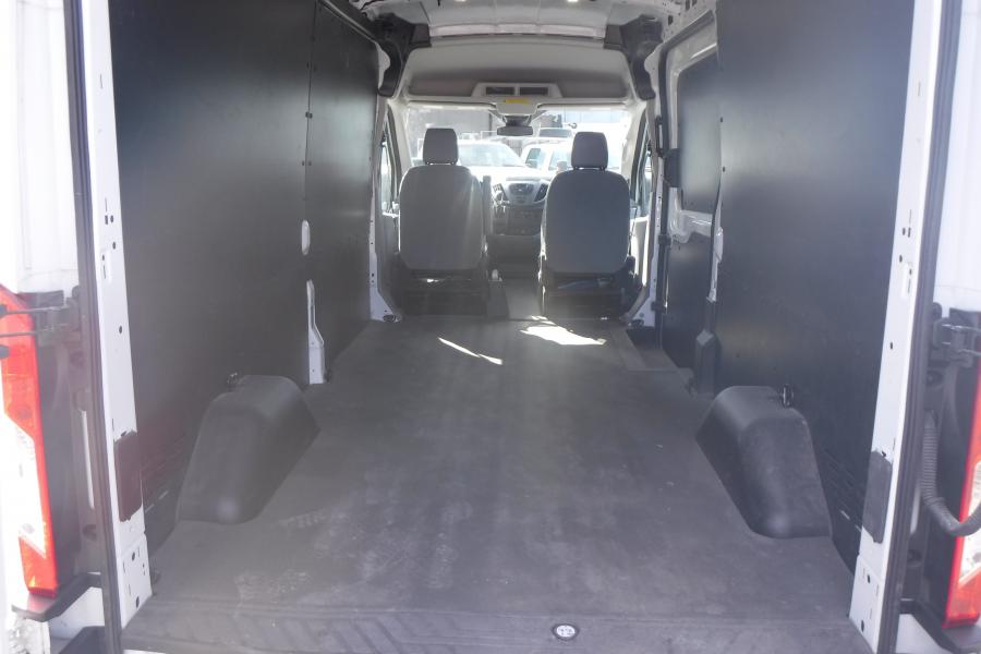 2018 Ford Transit 250 Cargo Van Medium Roof 148-inch Wheelbase | Repo.com